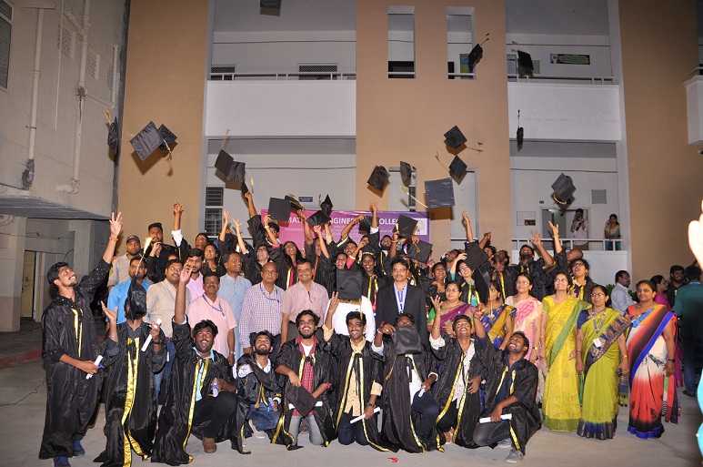 Matrusri Graduation Day 2019 – Matrusri Engineering College